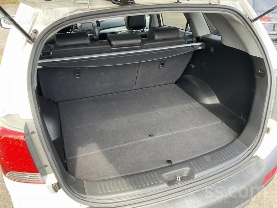 Balts Kia Sorento 2010 Rīga, ar dzinēja tilpumu 2.20 L un nobraukumu 241 tūkst. km par 7500 €, foto 13 vietnē AUTOMOTO.COM.LV