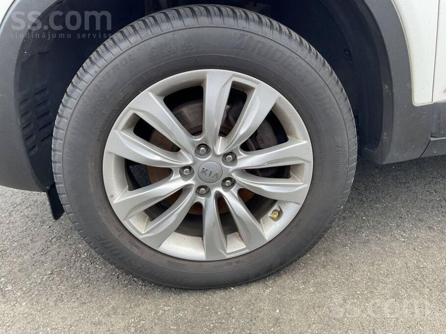 Balts Kia Sorento 2010 Rīga, ar dzinēja tilpumu 2.20 L un nobraukumu 241 tūkst. km par 7500 €, foto 14 vietnē AUTOMOTO.COM.LV