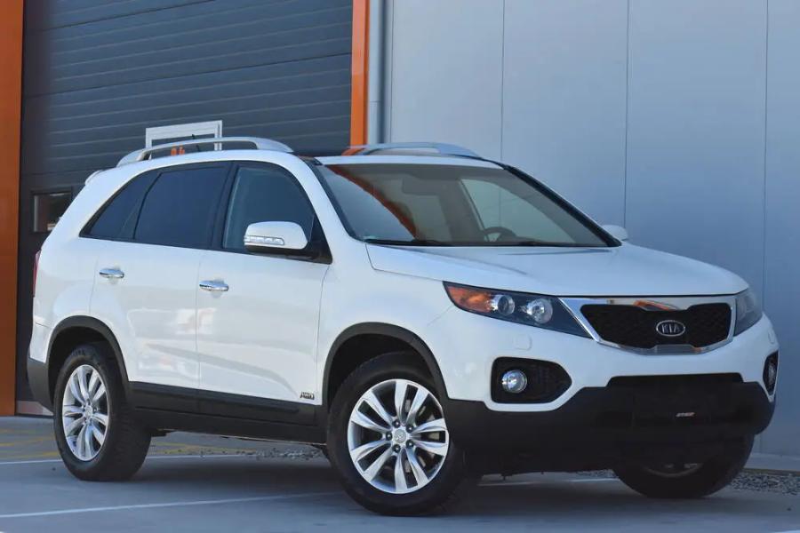 Balts Kia Sorento 2010 Mārupe, ar dzinēja tilpumu 2.20 L un nobraukumu 241 tūkst. km par 7500 €, foto 1 vietnē AUTOMOTO.COM.LV