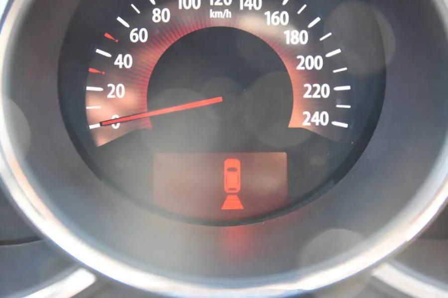 Balts Kia Sorento 2010 Mārupe, ar dzinēja tilpumu 2.20 L un nobraukumu 241 tūkst. km par 7500 €, foto 25 vietnē AUTOMOTO.COM.LV