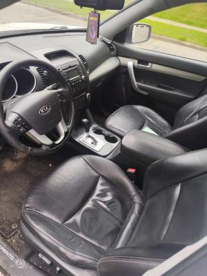 Balts Kia Sorento 2010 Viļņa, ar dzinēja tilpumu 2.20 L un nobraukumu 330 tūkst. km par 2650 €, foto 6 vietnē AUTOMOTO.COM.LV