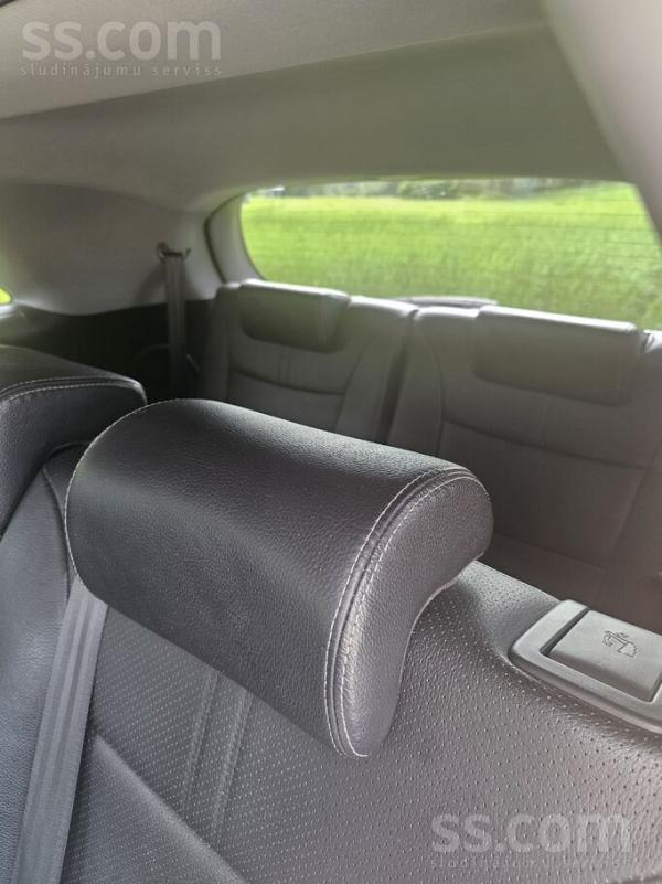 Balts Kia Sorento 2011 Tukums, ar dzinēja tilpumu 2.20 L un nobraukumu 293 tūkst. km par 6900 €, foto 4 vietnē AUTOMOTO.COM.LV