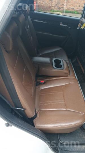 Balts Kia Sorento 2012 Rīga, ar dzinēja tilpumu 2.20 L un nobraukumu 435 tūkst. km par 4299 €, foto 7 vietnē AUTOMOTO.COM.LV