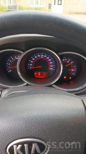 Balts Kia Sorento 2012 Rīga, ar dzinēja tilpumu 2.20 L un nobraukumu 435 tūkst. km par 4299 €, foto 8 vietnē AUTOMOTO.COM.LV