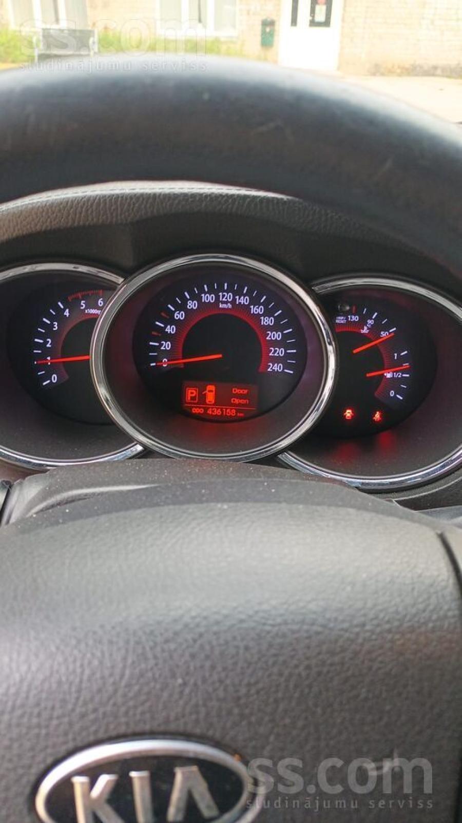 Balts Kia Sorento 2012 Rīga, ar dzinēja tilpumu 2.20 L un nobraukumu 435 tūkst. km par 4299 €, foto 8 vietnē AUTOMOTO.COM.LV