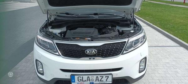 White Kia Sorento 2013 in Siauliai, with an engine capacity of 2.20 L and mileage of 232 thousand km for 8750 €, photo 10 on AUTOMOTO.COM.LV