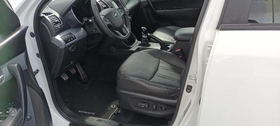 Balts Kia Sorento 2013 Šauļi, ar dzinēja tilpumu 2.20 L un nobraukumu 232 tūkst. km par 8750 €, foto 13 vietnē AUTOMOTO.COM.LV