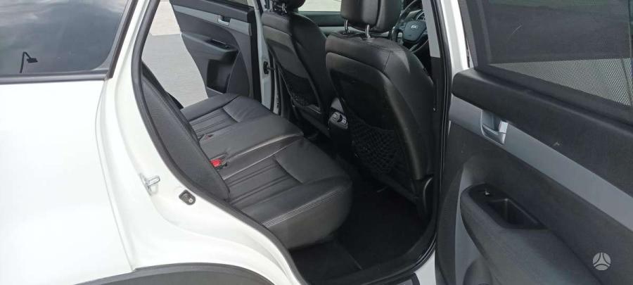 Balts Kia Sorento 2013 Šauļi, ar dzinēja tilpumu 2.20 L un nobraukumu 232 tūkst. km par 8750 €, foto 17 vietnē AUTOMOTO.COM.LV