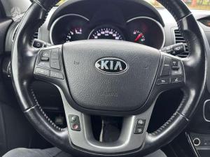White Kia Sorento 2013 in Alytus, with an engine capacity of 2.20 L and mileage of 235 thousand km for 8300 €, photo 11 on AUTOMOTO.COM.LV