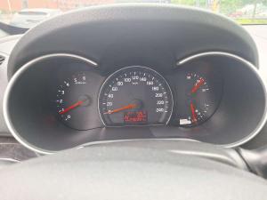White Kia Sorento 2013 in Alytus, with an engine capacity of 2.20 L and mileage of 235 thousand km for 8300 €, photo 14 on AUTOMOTO.COM.LV