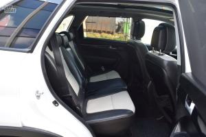 White Kia Sorento 2014 in Vilnius, with an engine capacity of 2.20 L and mileage of 227 thousand km for 11000 €, photo 11 on AUTOMOTO.COM.LV