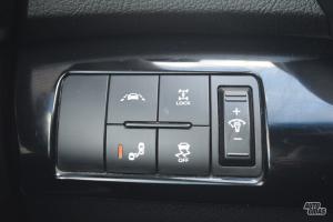 White Kia Sorento 2014 in Vilnius, with an engine capacity of 2.20 L and mileage of 227 thousand km for 11000 €, photo 18 on AUTOMOTO.COM.LV