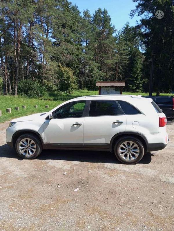 Balts Kia Sorento 2014 Raseiniai, ar dzinēja tilpumu 2.00 L un nobraukumu 171 tūkst. km par 9999 €, foto 3 vietnē AUTOMOTO.COM.LV