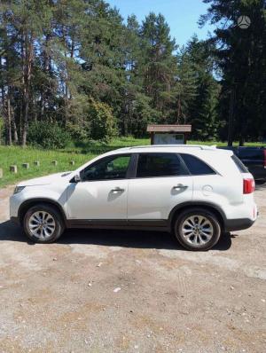 Balts Kia Sorento 2014 Raseiniai, ar dzinēja tilpumu 2.00 L un nobraukumu 171 tūkst. km par 9999 €, foto 4 vietnē AUTOMOTO.COM.LV