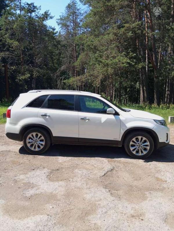 Balts Kia Sorento 2014 Raseiniai, ar dzinēja tilpumu 2.00 L un nobraukumu 171 tūkst. km par 9999 €, foto 4 vietnē AUTOMOTO.COM.LV