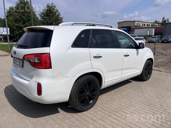 Balts Kia Sorento 2014 Limbaži, ar dzinēja tilpumu 2.20 L un nobraukumu 213 tūkst. km par 13350 €, foto 4 vietnē AUTOMOTO.COM.LV