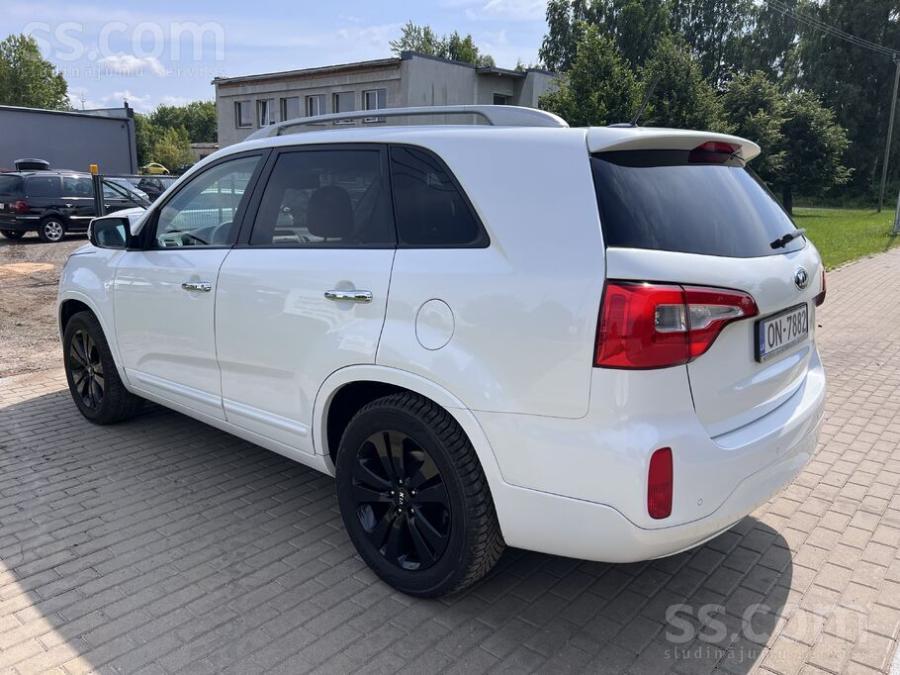 Balts Kia Sorento 2014 Limbaži, ar dzinēja tilpumu 2.20 L un nobraukumu 213 tūkst. km par 13350 €, foto 7 vietnē AUTOMOTO.COM.LV
