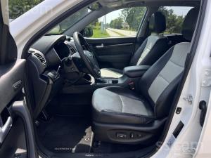 Balts Kia Sorento 2014 Limbaži, ar dzinēja tilpumu 2.20 L un nobraukumu 213 tūkst. km par 13350 €, foto 9 vietnē AUTOMOTO.COM.LV