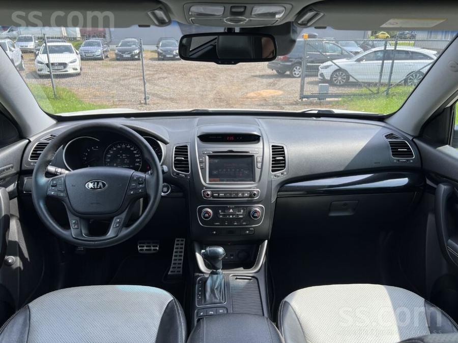 Balts Kia Sorento 2014 Limbaži, ar dzinēja tilpumu 2.20 L un nobraukumu 213 tūkst. km par 13350 €, foto 15 vietnē AUTOMOTO.COM.LV