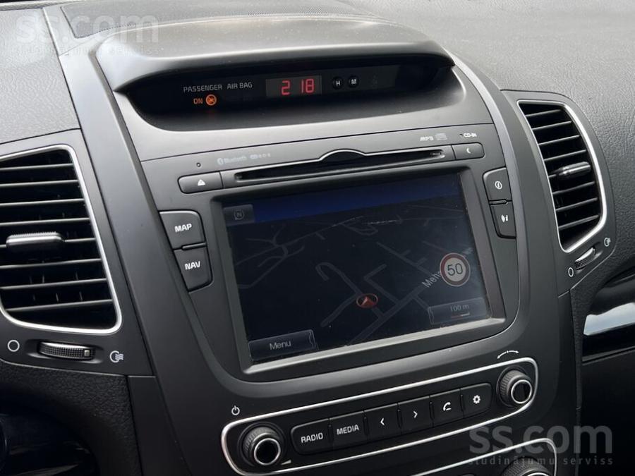 Balts Kia Sorento 2014 Limbaži, ar dzinēja tilpumu 2.20 L un nobraukumu 213 tūkst. km par 13350 €, foto 18 vietnē AUTOMOTO.COM.LV