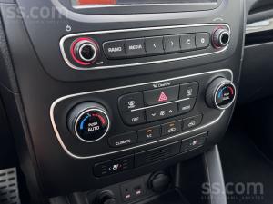 Balts Kia Sorento 2014 Limbaži, ar dzinēja tilpumu 2.20 L un nobraukumu 213 tūkst. km par 13350 €, foto 19 vietnē AUTOMOTO.COM.LV