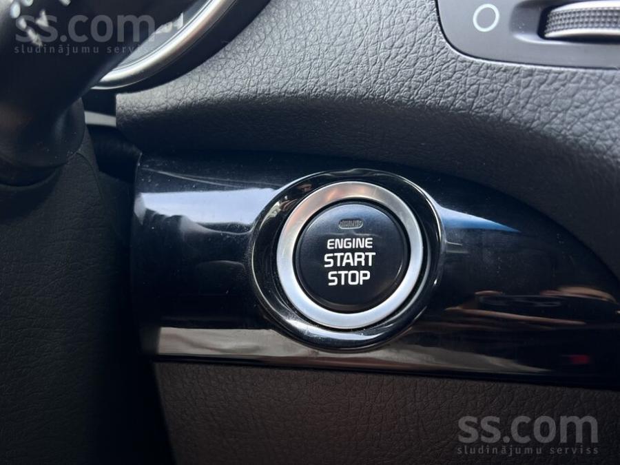 Balts Kia Sorento 2014 Limbaži, ar dzinēja tilpumu 2.20 L un nobraukumu 213 tūkst. km par 13350 €, foto 22 vietnē AUTOMOTO.COM.LV