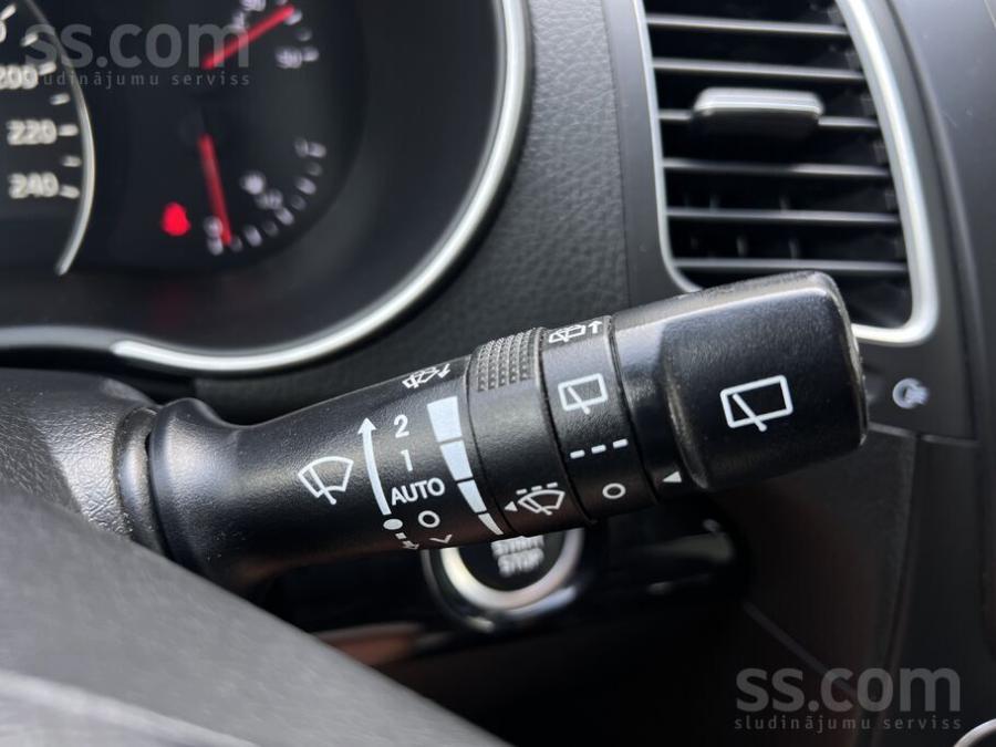 Balts Kia Sorento 2014 Limbaži, ar dzinēja tilpumu 2.20 L un nobraukumu 213 tūkst. km par 13350 €, foto 23 vietnē AUTOMOTO.COM.LV
