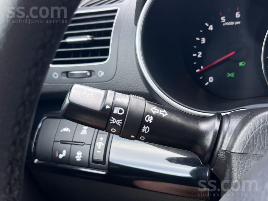 Balts Kia Sorento 2014 Limbaži, ar dzinēja tilpumu 2.20 L un nobraukumu 213 tūkst. km par 13350 €, foto 25 vietnē AUTOMOTO.COM.LV