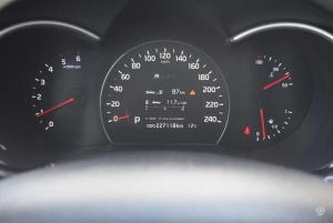 Balts Kia Sorento 2014 Viļņa, ar dzinēja tilpumu 2.20 L un nobraukumu 227 tūkst. km par 10450 €, foto 21 vietnē AUTOMOTO.COM.LV