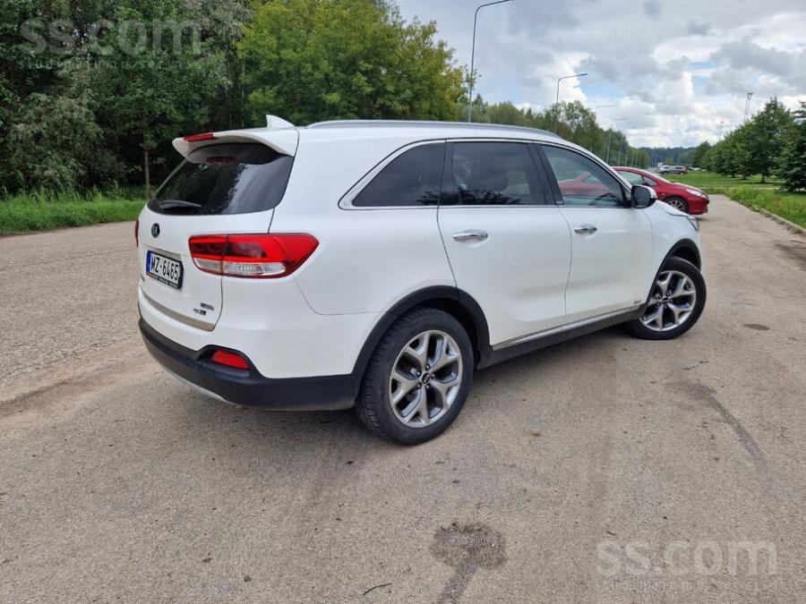 Balts Kia Sorento 2015 Rīga, ar dzinēja tilpumu 2.20 L un nobraukumu 211 tūkst. km par 10500 €, foto 2 vietnē AUTOMOTO.COM.LV