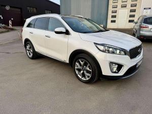White Kia Sorento 2015 in Vilnius, with an engine capacity of 2.20 L and mileage of 254 thousand km for 11500 €, photo 9 on AUTOMOTO.COM.LV