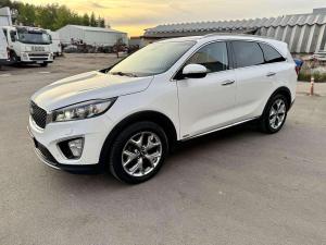 White Kia Sorento 2015 in Vilnius, with an engine capacity of 2.20 L and mileage of 254 thousand km for 11500 €, photo 13 on AUTOMOTO.COM.LV