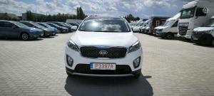 White Kia Sorento 2015 in Taurage, with an engine capacity of 2.20 L and mileage of 203 thousand km for 12500 €, photo 4 on AUTOMOTO.COM.LV