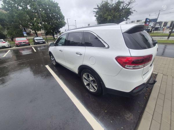 Balts Kia Sorento 2015 Kauņa, ar dzinēja tilpumu 2.20 L un nobraukumu 384 tūkst. km par 9900 €, foto 3 vietnē AUTOMOTO.COM.LV
