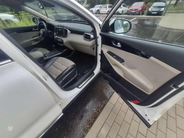 Balts Kia Sorento 2015 Kauņa, ar dzinēja tilpumu 2.20 L un nobraukumu 384 tūkst. km par 9900 €, foto 9 vietnē AUTOMOTO.COM.LV