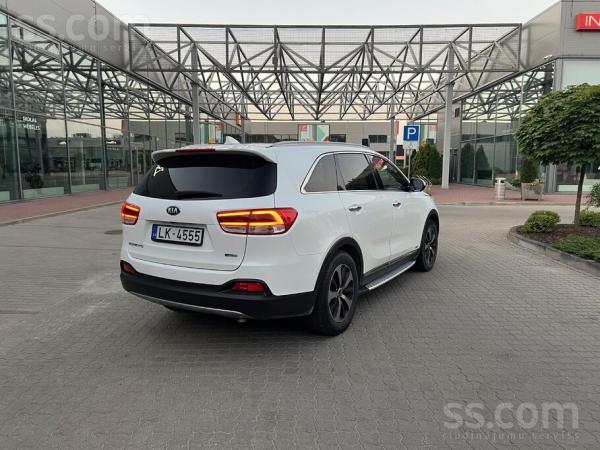 Balts Kia Sorento 2015 Rīga, ar dzinēja tilpumu 2.20 L un nobraukumu 251 tūkst. km par 13499 €, foto 4 vietnē AUTOMOTO.COM.LV