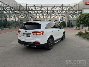 Balts Kia Sorento 2015 Rīga, ar dzinēja tilpumu 2.20 L un nobraukumu 251 tūkst. km par 13499 €, foto 5 vietnē AUTOMOTO.COM.LV
