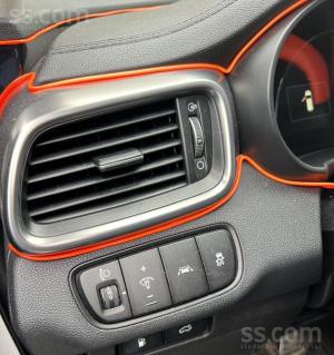 Balts Kia Sorento 2015 Rīga, ar dzinēja tilpumu 2.20 L un nobraukumu 251 tūkst. km par 13499 €, foto 18 vietnē AUTOMOTO.COM.LV