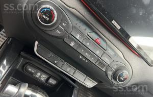 Balts Kia Sorento 2015 Rīga, ar dzinēja tilpumu 2.20 L un nobraukumu 251 tūkst. km par 13499 €, foto 19 vietnē AUTOMOTO.COM.LV