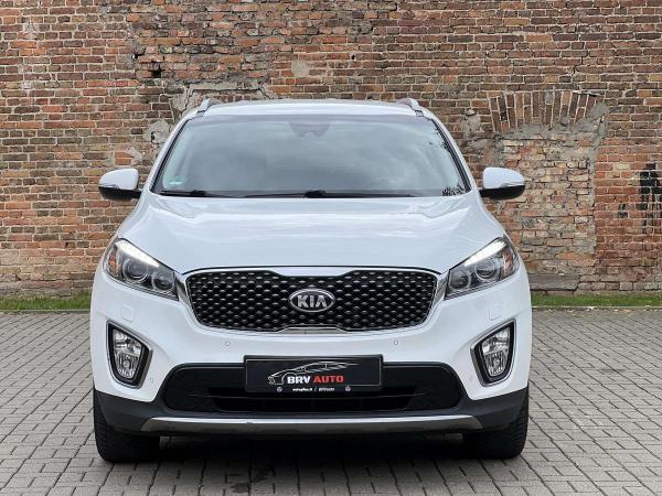 White Kia Sorento 2015 in Kedainiai, with an engine capacity of 2.20 L and mileage of 200 thousand km for 14600 €, photo 3 on AUTOMOTO.COM.LV
