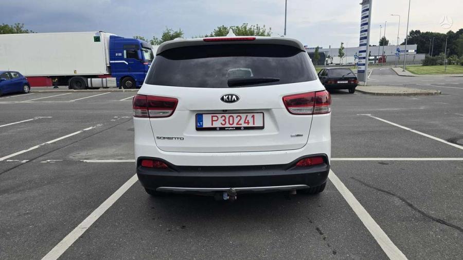 Balts Kia Sorento 2015 Viļņa, ar dzinēja tilpumu 2.20 L un nobraukumu 229 tūkst. km par 11900 €, foto 8 vietnē AUTOMOTO.COM.LV