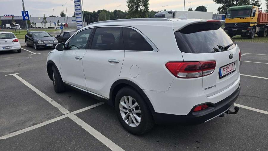 Balts Kia Sorento 2015 Viļņa, ar dzinēja tilpumu 2.20 L un nobraukumu 229 tūkst. km par 11900 €, foto 9 vietnē AUTOMOTO.COM.LV