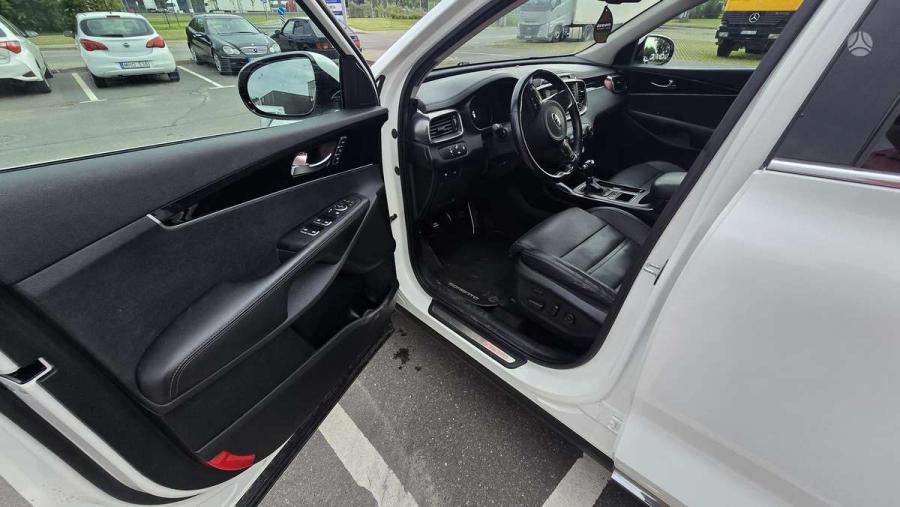 Balts Kia Sorento 2015 Viļņa, ar dzinēja tilpumu 2.20 L un nobraukumu 229 tūkst. km par 11900 €, foto 13 vietnē AUTOMOTO.COM.LV