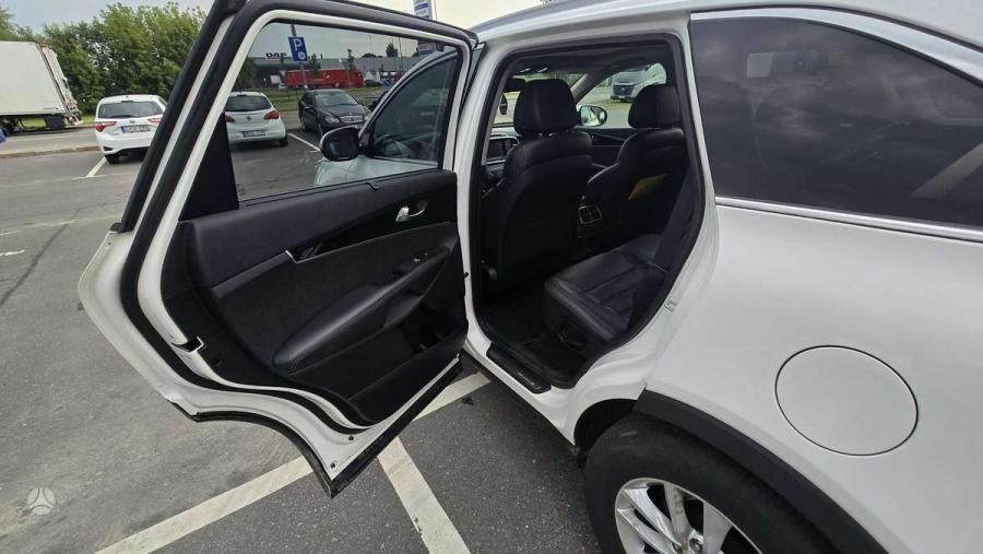 Balts Kia Sorento 2015 Viļņa, ar dzinēja tilpumu 2.20 L un nobraukumu 229 tūkst. km par 11900 €, foto 14 vietnē AUTOMOTO.COM.LV