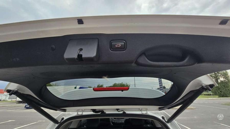 Balts Kia Sorento 2015 Viļņa, ar dzinēja tilpumu 2.20 L un nobraukumu 229 tūkst. km par 11900 €, foto 19 vietnē AUTOMOTO.COM.LV