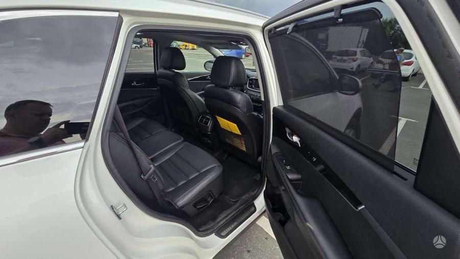 Balts Kia Sorento 2015 Viļņa, ar dzinēja tilpumu 2.20 L un nobraukumu 229 tūkst. km par 11900 €, foto 21 vietnē AUTOMOTO.COM.LV