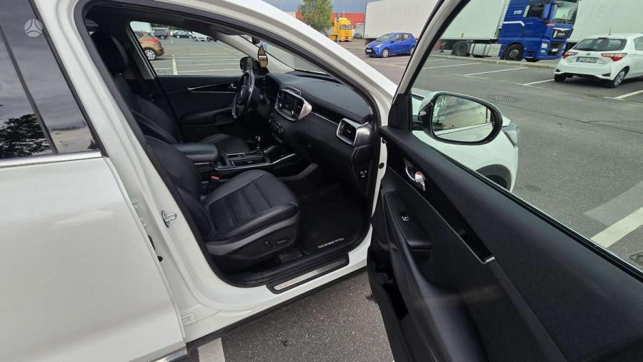 Balts Kia Sorento 2015 Viļņa, ar dzinēja tilpumu 2.20 L un nobraukumu 229 tūkst. km par 11900 €, foto 22 vietnē AUTOMOTO.COM.LV