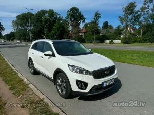 White Kia Sorento 2015 in Tallinn, with an engine capacity of 2.20 L and mileage of 194 thousand km for 13800 €, photo 3 on AUTOMOTO.COM.LV