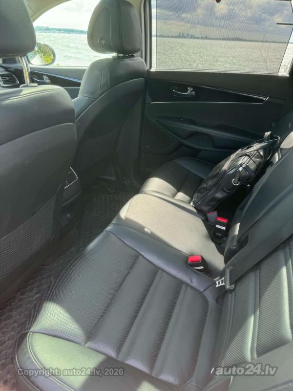 Balts Kia Sorento 2015 Tallina, ar dzinēja tilpumu 2.20 L un nobraukumu 194 tūkst. km par 13800 €, foto 7 vietnē AUTOMOTO.COM.LV