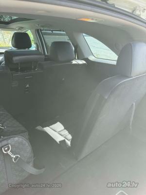 White Kia Sorento 2015 in Tallinn, with an engine capacity of 2.20 L and mileage of 194 thousand km for 13800 €, photo 12 on AUTOMOTO.COM.LV